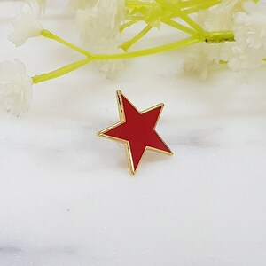 Color Star Pin-badge red - Etsy