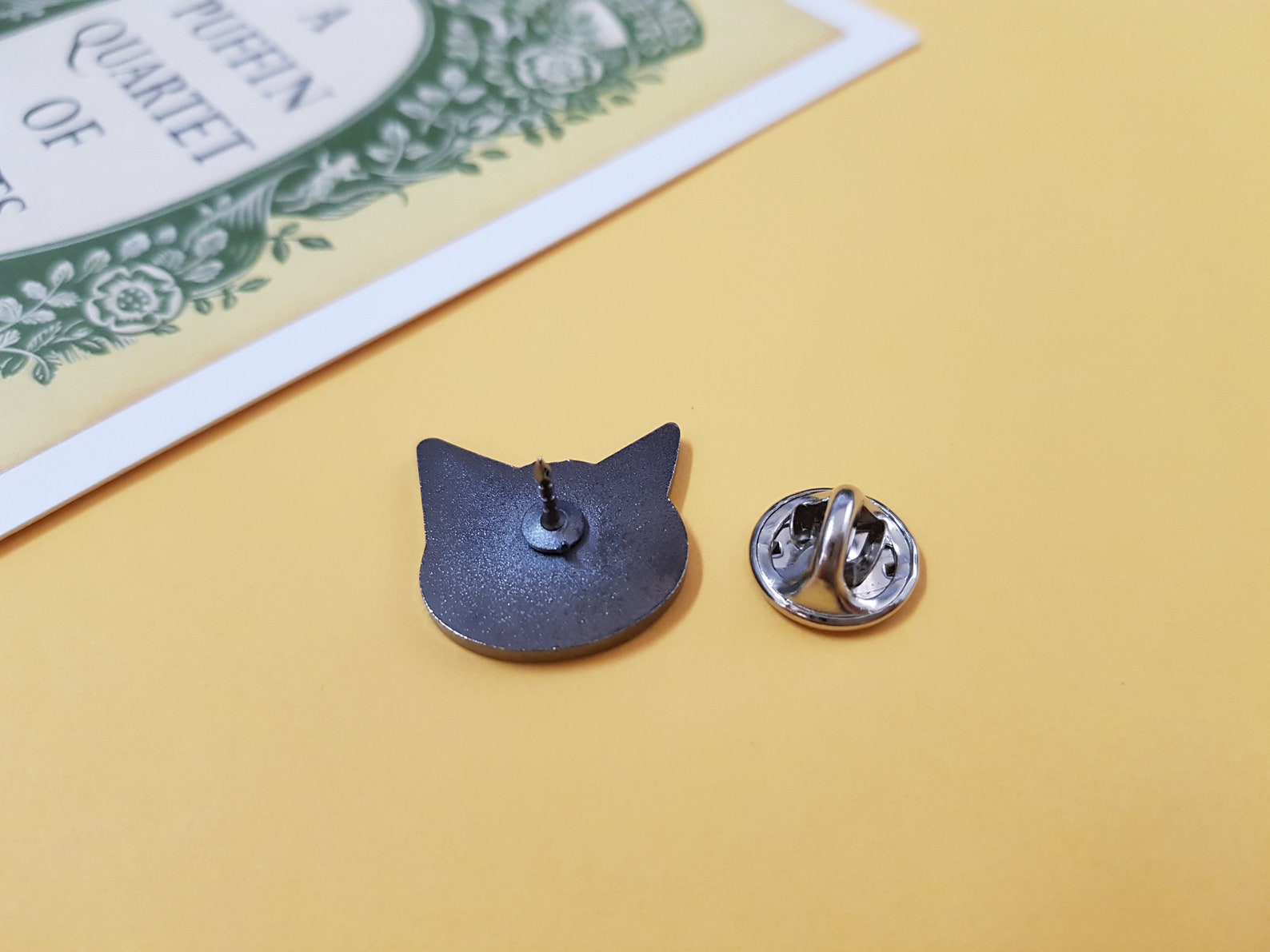 Siamese cat pin-badge | Etsy