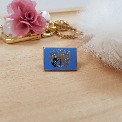 United Nations UN Flag Emblem Pin Badge - Etsy