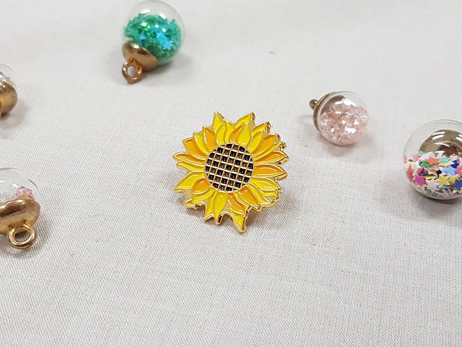 Sunflower Pin Badge - Etsy UK