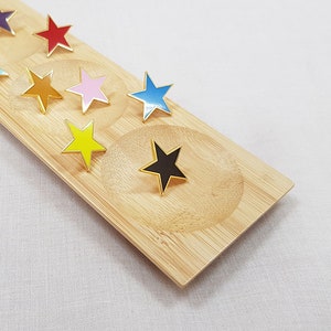 Color Star Pin-badge black - Etsy