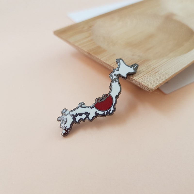 Japanese Enamel Pin - Etsy