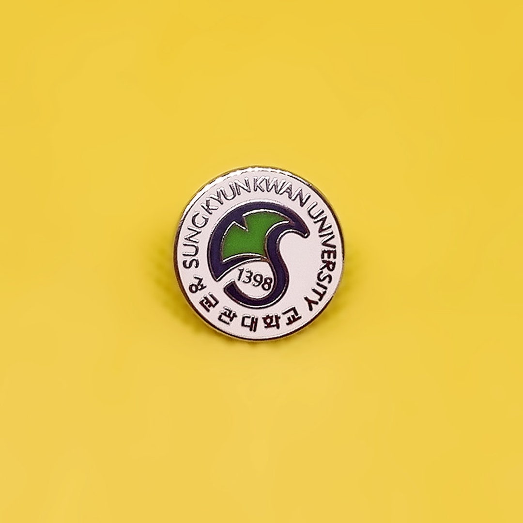 Sungkyunkwan University Pin Badge in KOREA. - Etsy