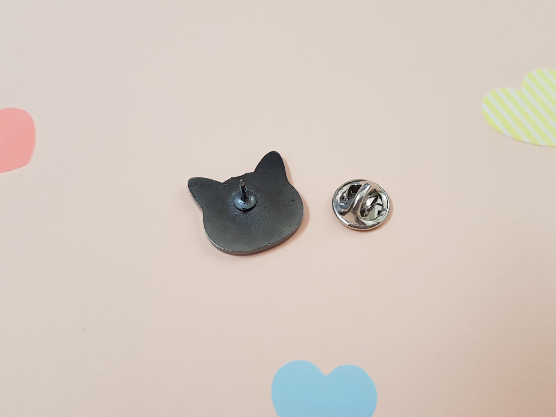 Tuxedo cat pin-badge | Etsy