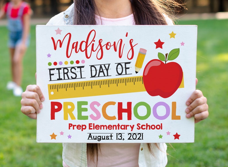 Editable Girl First Day of School Sign Printable, Back to School ...