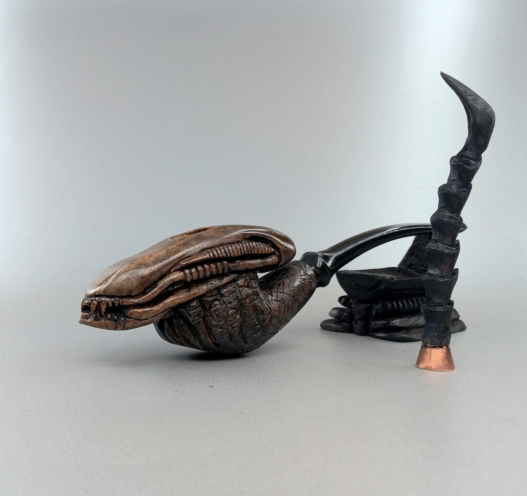 Alien Briar Pipe With Tamper and With Its Special Bag and Stand ...