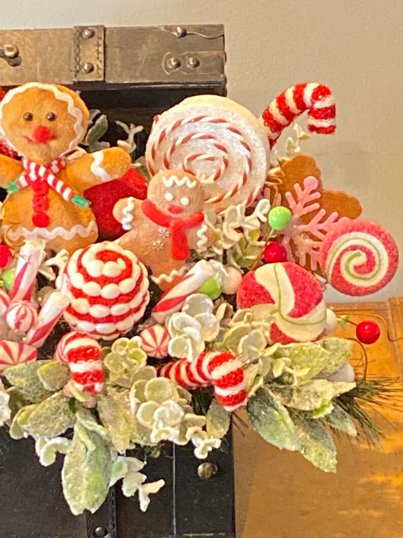 Gingerbread and Christmas Candy Trunk Arrangement, Bright Holiday ...