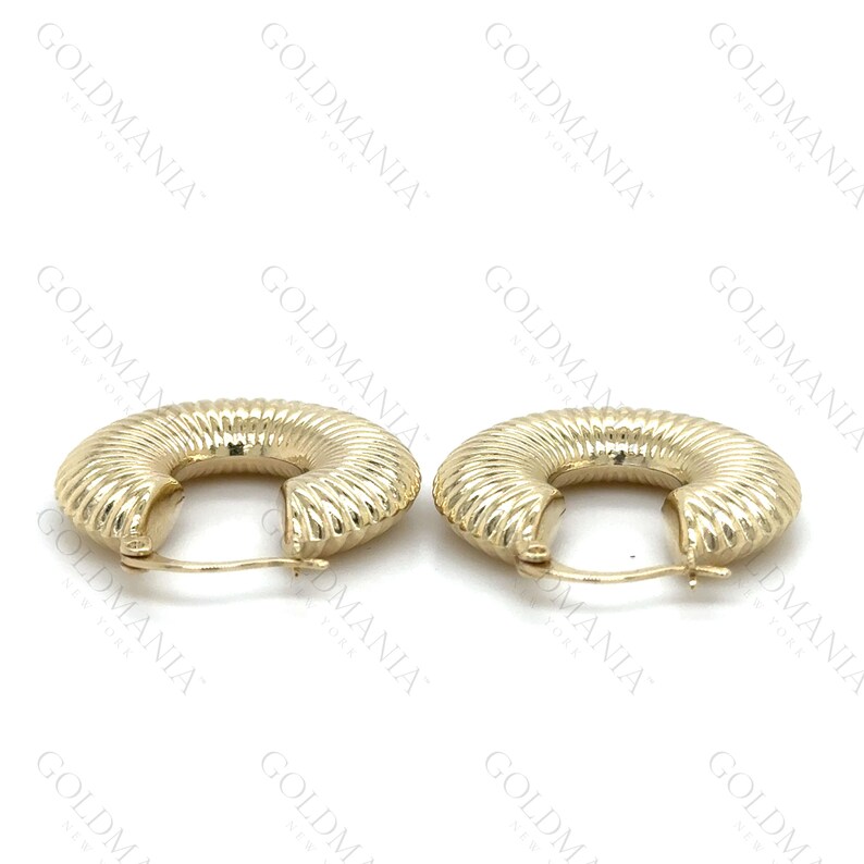 Aros redondos acanalados gruesos de oro amarillo de 14 quilates: 24 mm ...
