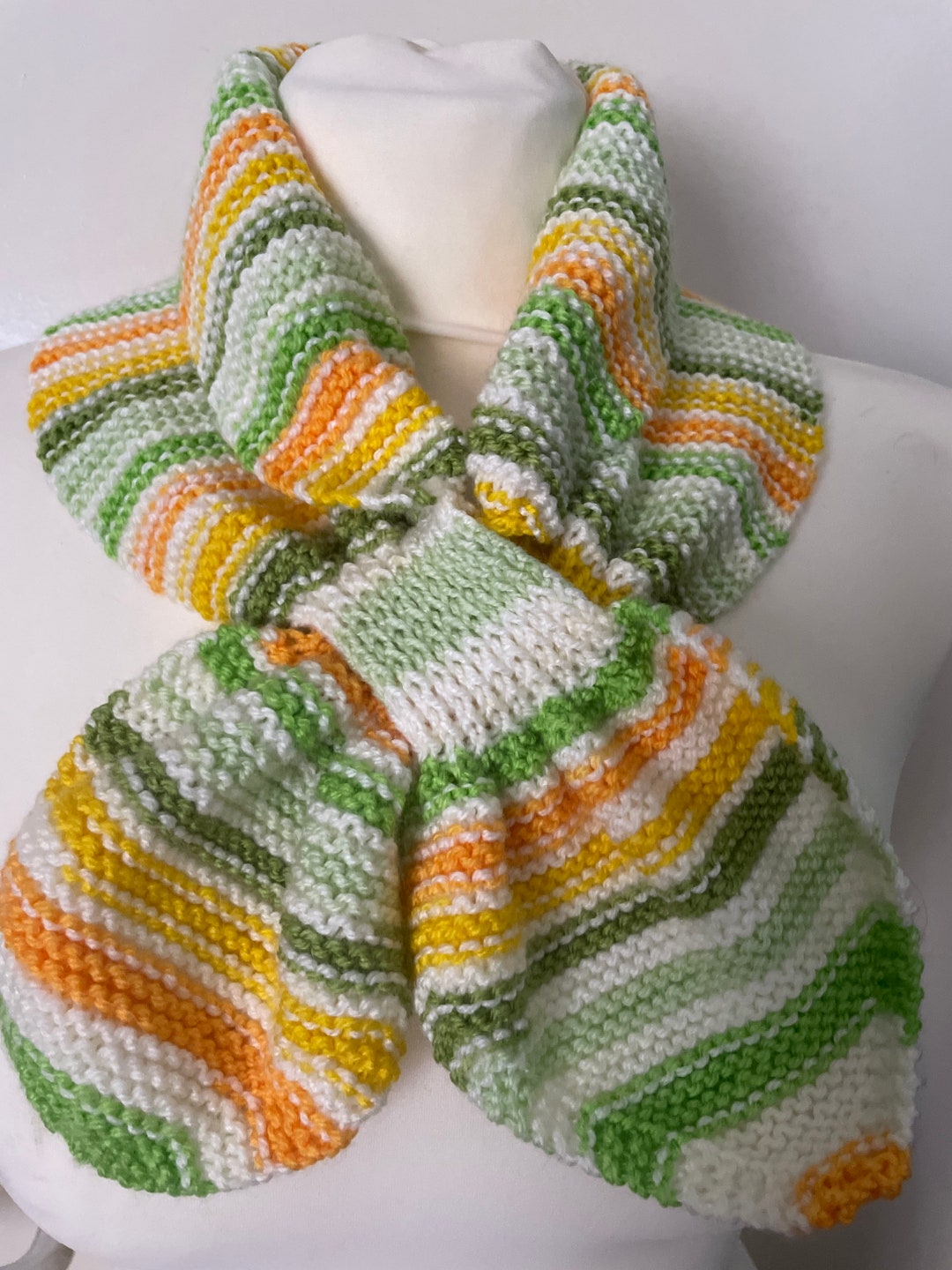 Knitted Miss Marple Vintage Keyhole Neck Scarf ,1940s Petal Scarf ...