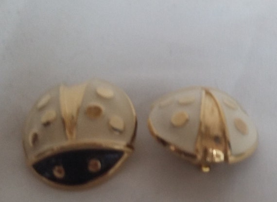 1992 Vintage Avon lucky ladybug clip earrings in blac… - Gem