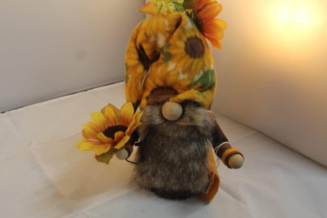 Gnome Sunflower Male. Holding Large Sunflower - Etsy