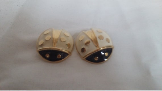 1992 Vintage Avon lucky ladybug clip earrings in blac… - Gem
