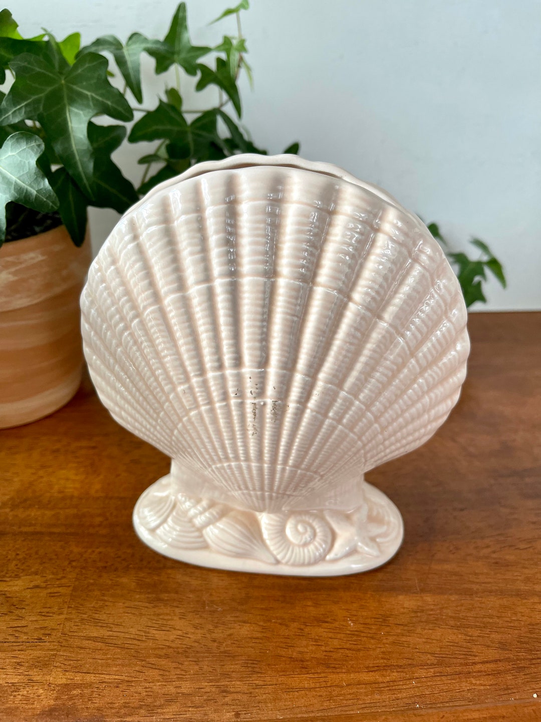 Vintage Shell Vase Laslo for Mikasa Seashell Decor - Vintage Beach ...