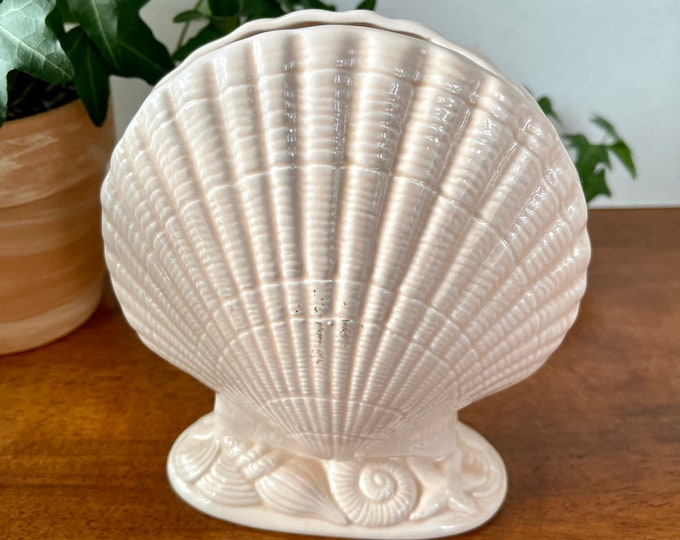 Vintage Shell Vase Laslo for Mikasa Seashell Decor Vintage Beach Decor ...