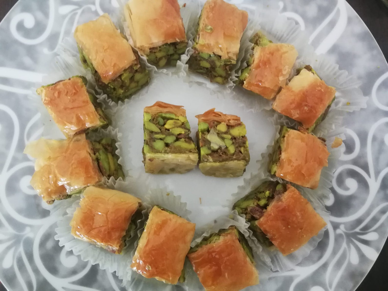 Baklava "asiea", Baqlawa, Baklawa, Syrian Specialty Suger on the Spot ...