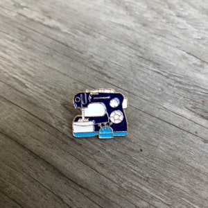 Sewing Machine Pin, Hard Enamel Pin, Cute Crafty Sewing, Pin Collection ...