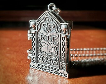 Gothic Locket - Etsy