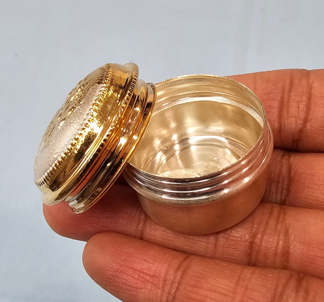 Pure Silver Dual Tone Kumkum Box, Ganesh Small Size Sindoor Box, Silver ...
