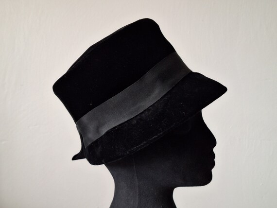 1950's Black Silk Velvet Top Hat - Gem