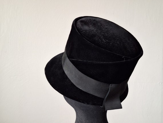 1950's Black Silk Velvet Top Hat - Gem