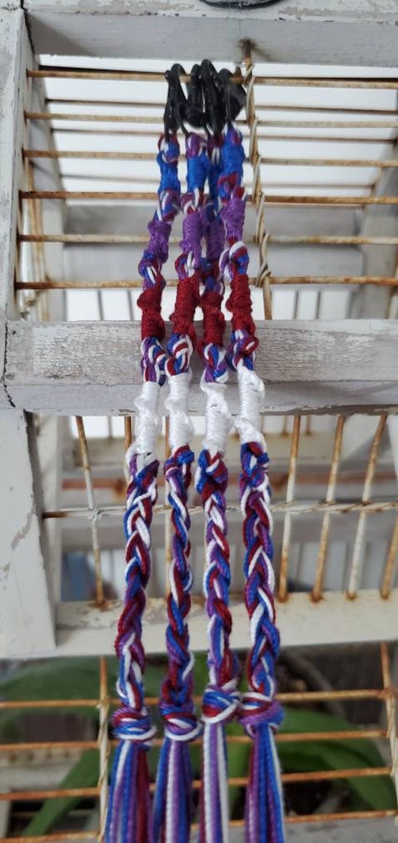 Figuras Del Color Azul Purpura Y Escarlata