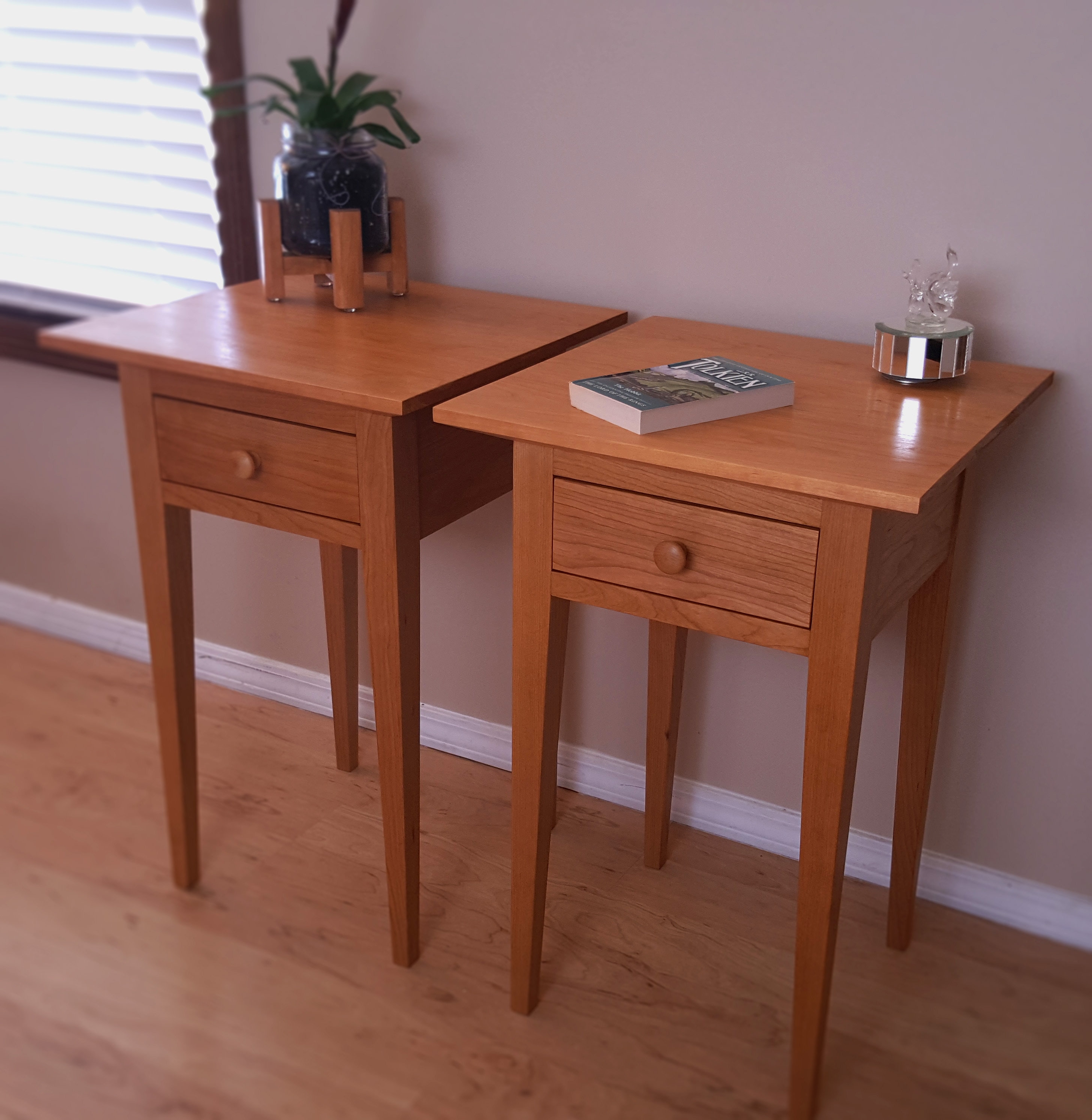 Shaker bedside table store