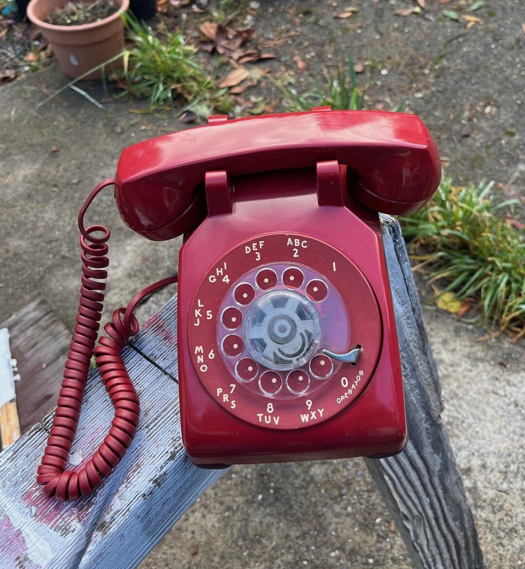 Vintage 60s/70s Red Rotary Dial Phone Landline Bell Systems Telephone ...
