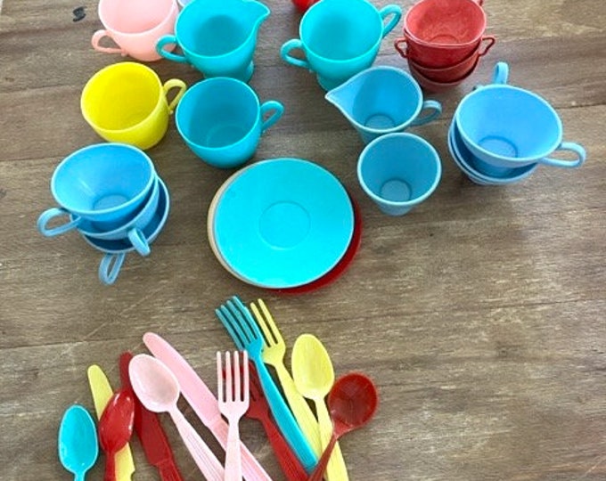 Vintage 60s 30 Piece Toy Dish Set Gothamware Toy Dishes, Plates, Cups ...