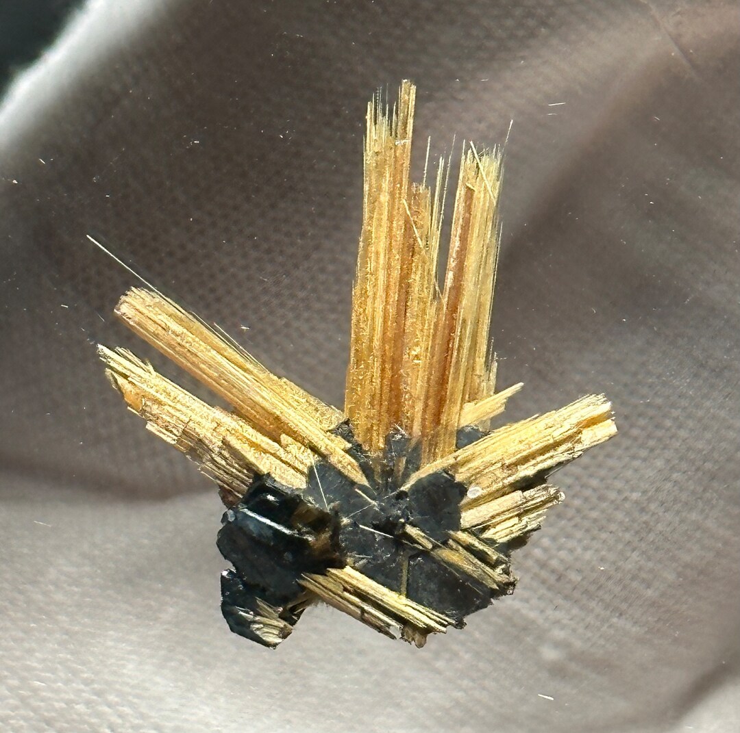 Natural Star Rutile Quartz Crystal Specimen/golden Badge Quartz/rutile ...