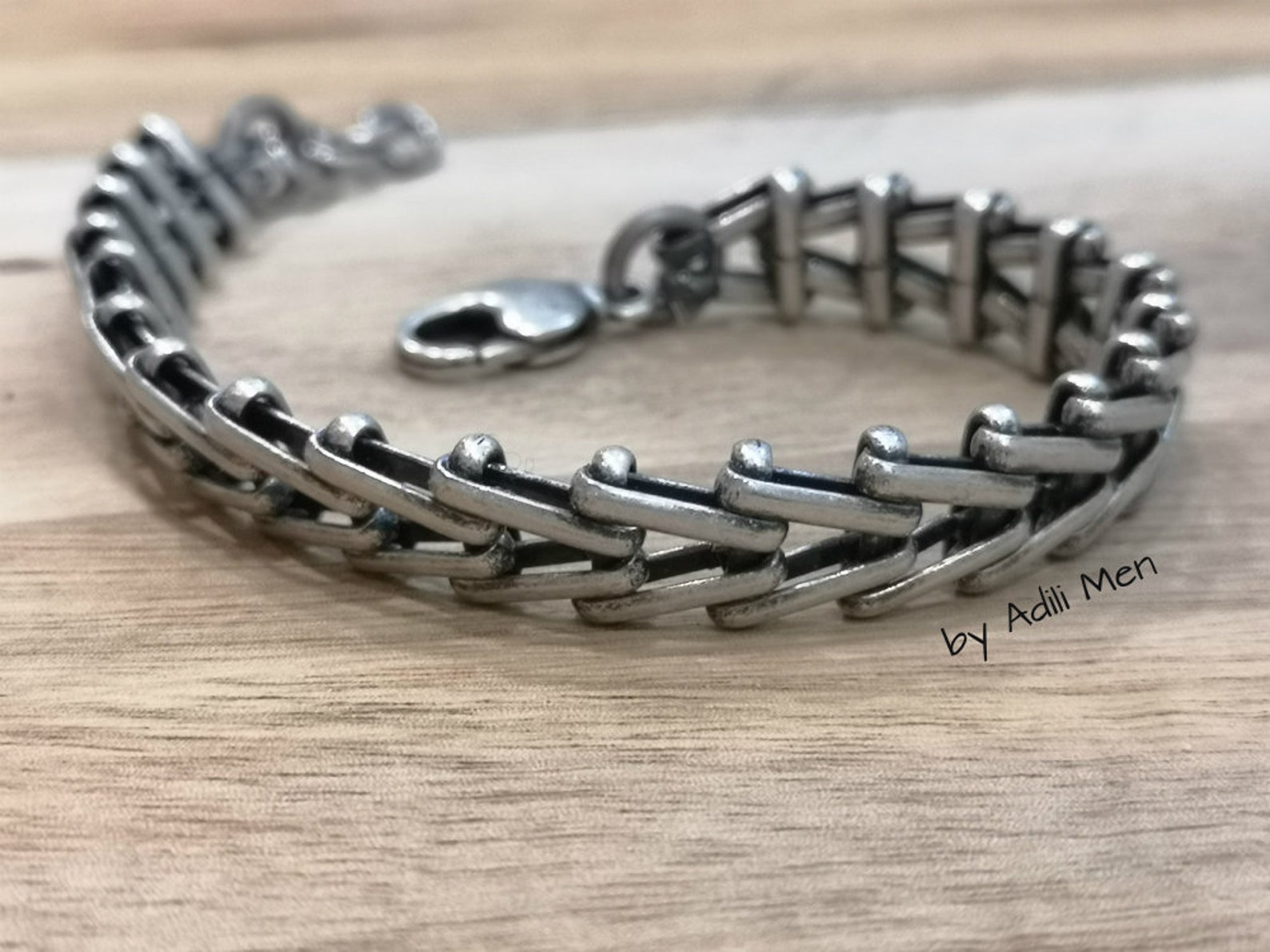 Silver V Link Chain Bracelet - Etsy Canada