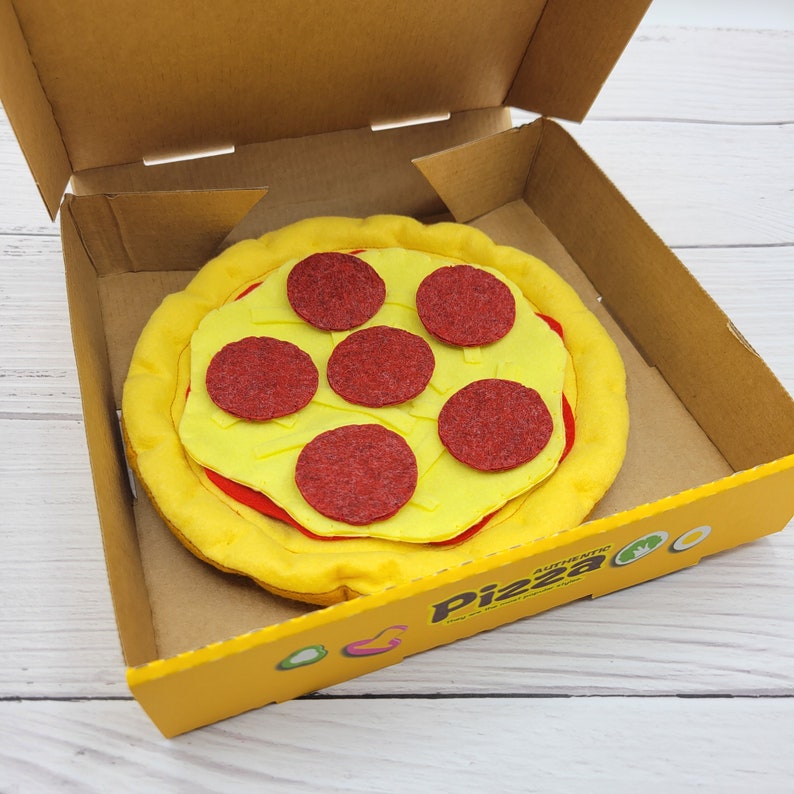 Pepperoni Pizza Whole 6.5" in Box, Felt Pretend Play Food, Kids Kitchen ...