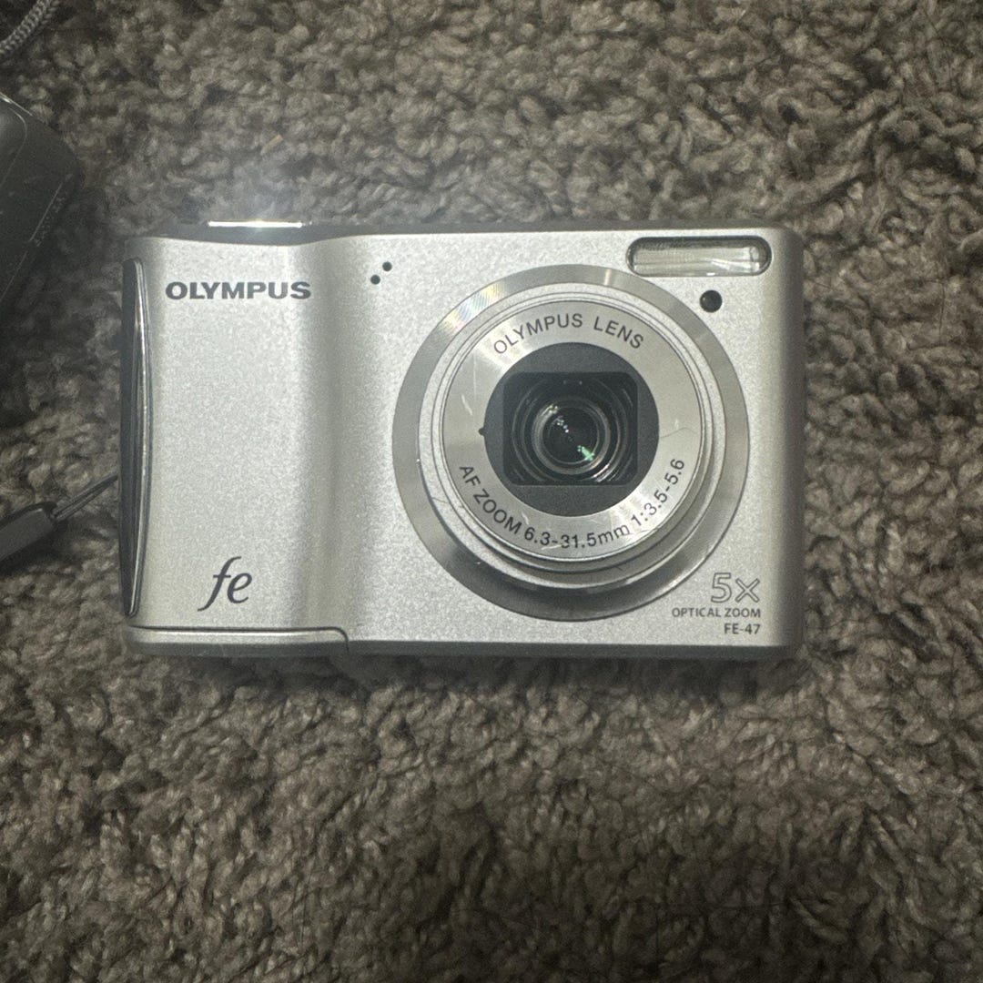 Olympus FE-47 14.0MP Pocket Digital Camera Silver W/ Small Spot on Screen - Etsy