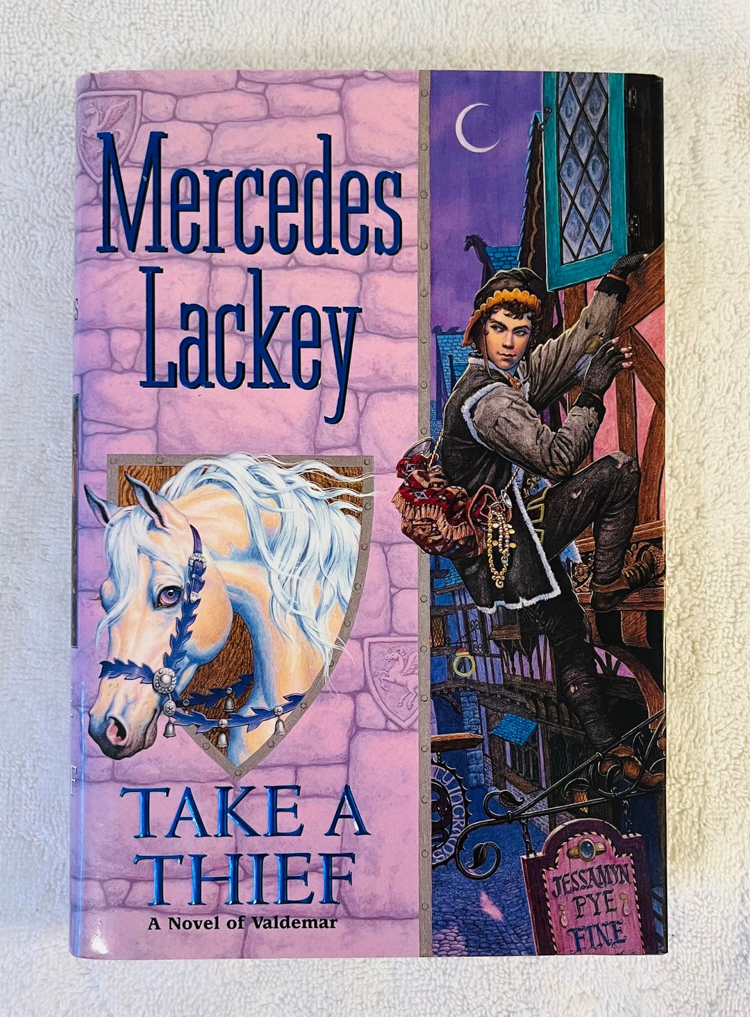 MERCEDES LACKEY - Take A Thief - 2001 First Printing Valdemar Fantasy ...