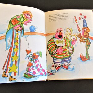 1981 Sesame Street Circus of Opposites Book: Jim Henson's Muppets - Etsy
