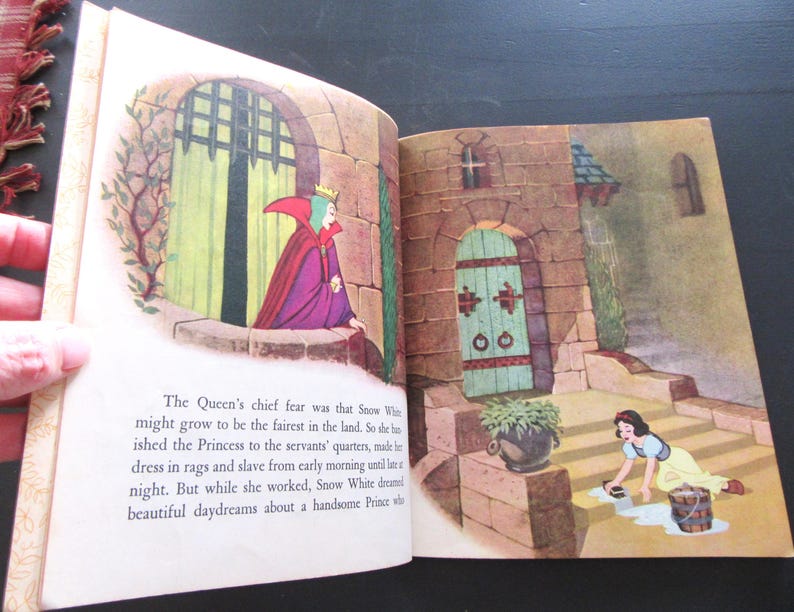 1948 Walt Disney's Snow White and the Seven Dwarfs / Little Golden Book ...