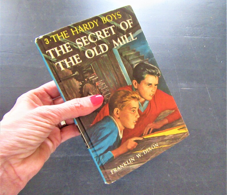 Vintage 1962 Hardy Boys: the Secret of the Old Mill, Hardcover - Etsy