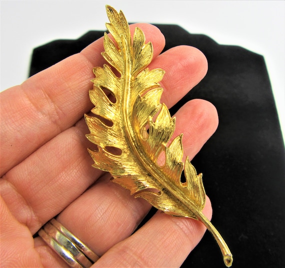 1961 Vintage SIGNED CORO Gold Tone LEAF Brooch / Jewe… - Gem