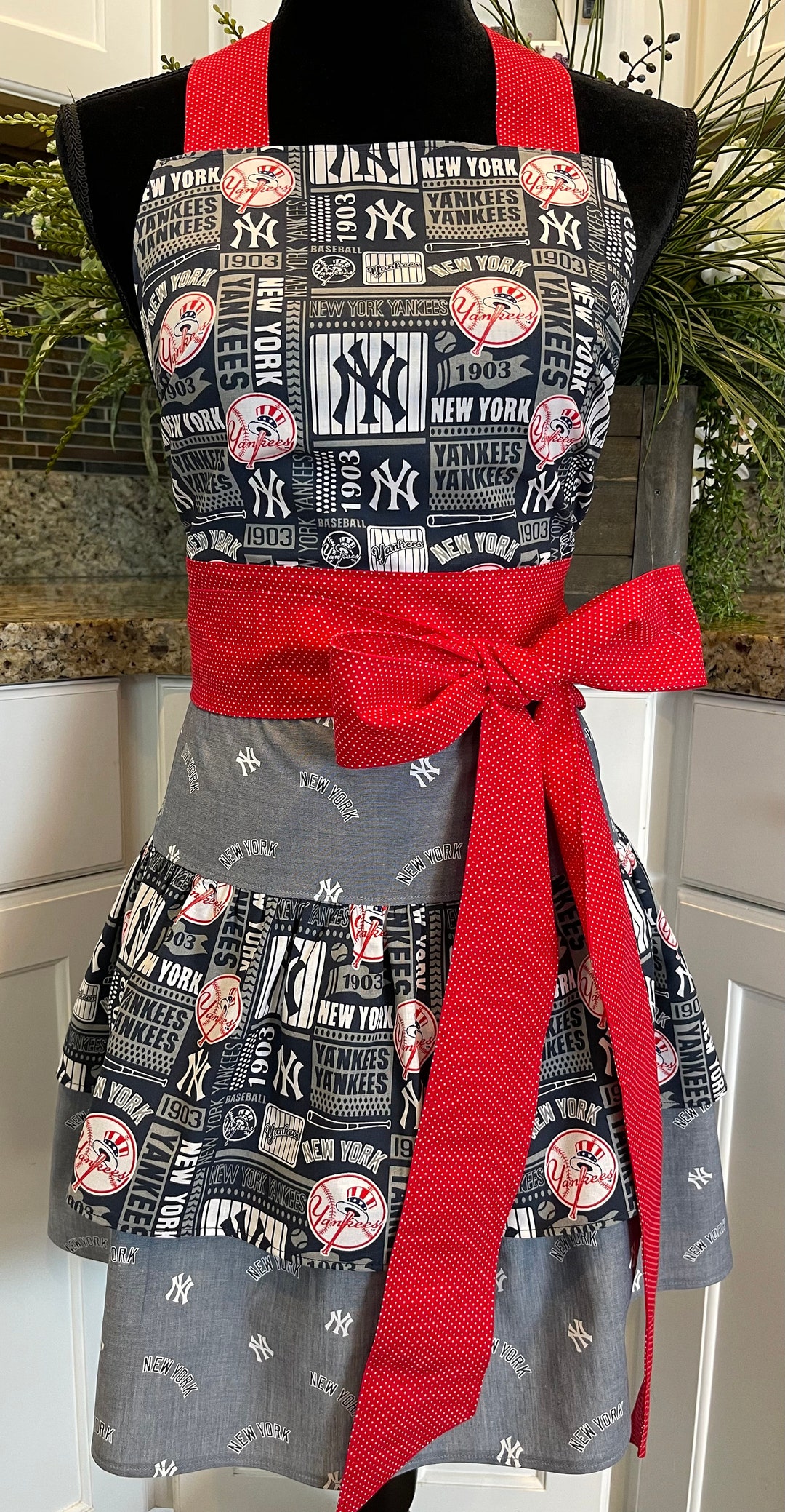 New York Yankees Apron FREE SHIPPING - Etsy