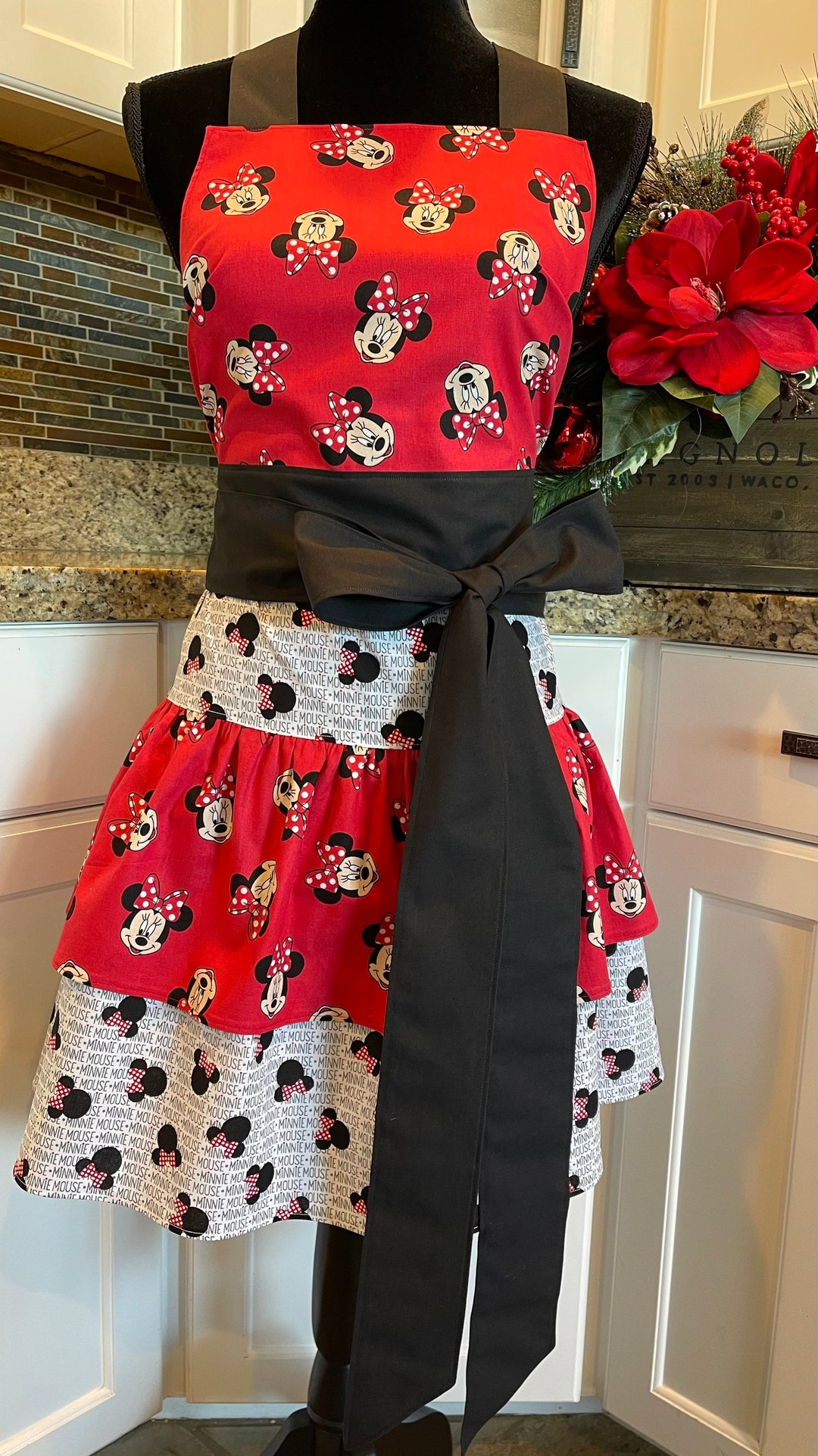 Minnie Mouse Apron - Etsy