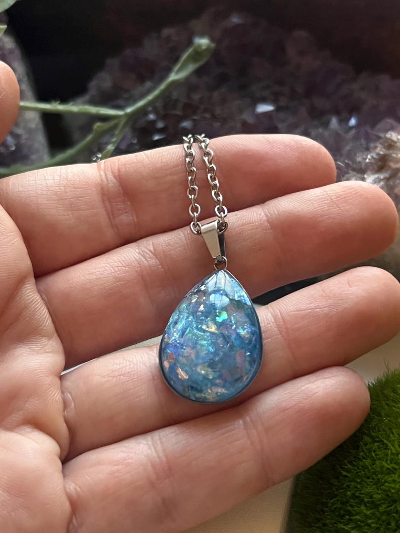 Blue Quartzite - Icy Sparkle Iridescent Light Blue Quartz & Opalite ...