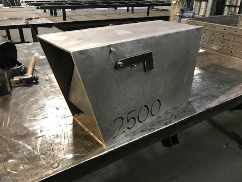 Modern Steel Mailbox | With House Numbers - Etsy