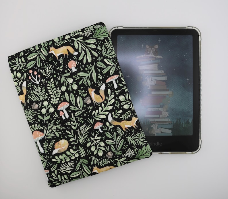 Foxes and Mushrooms Forest Kindle Paperwhite Sleeve | Padded Fall ...