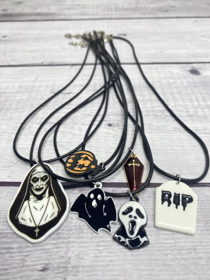 Scream Necklace Halloween Necklace Creepy Necklace Horror - Etsy