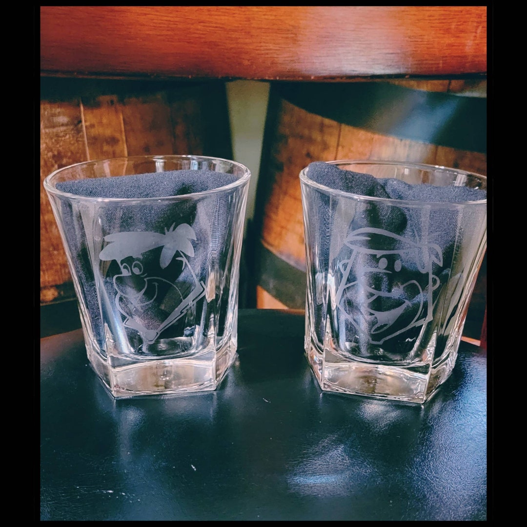 Fred and Barney Etched Rocks Glasses / Friends Gift/ Flintstones/ - Etsy