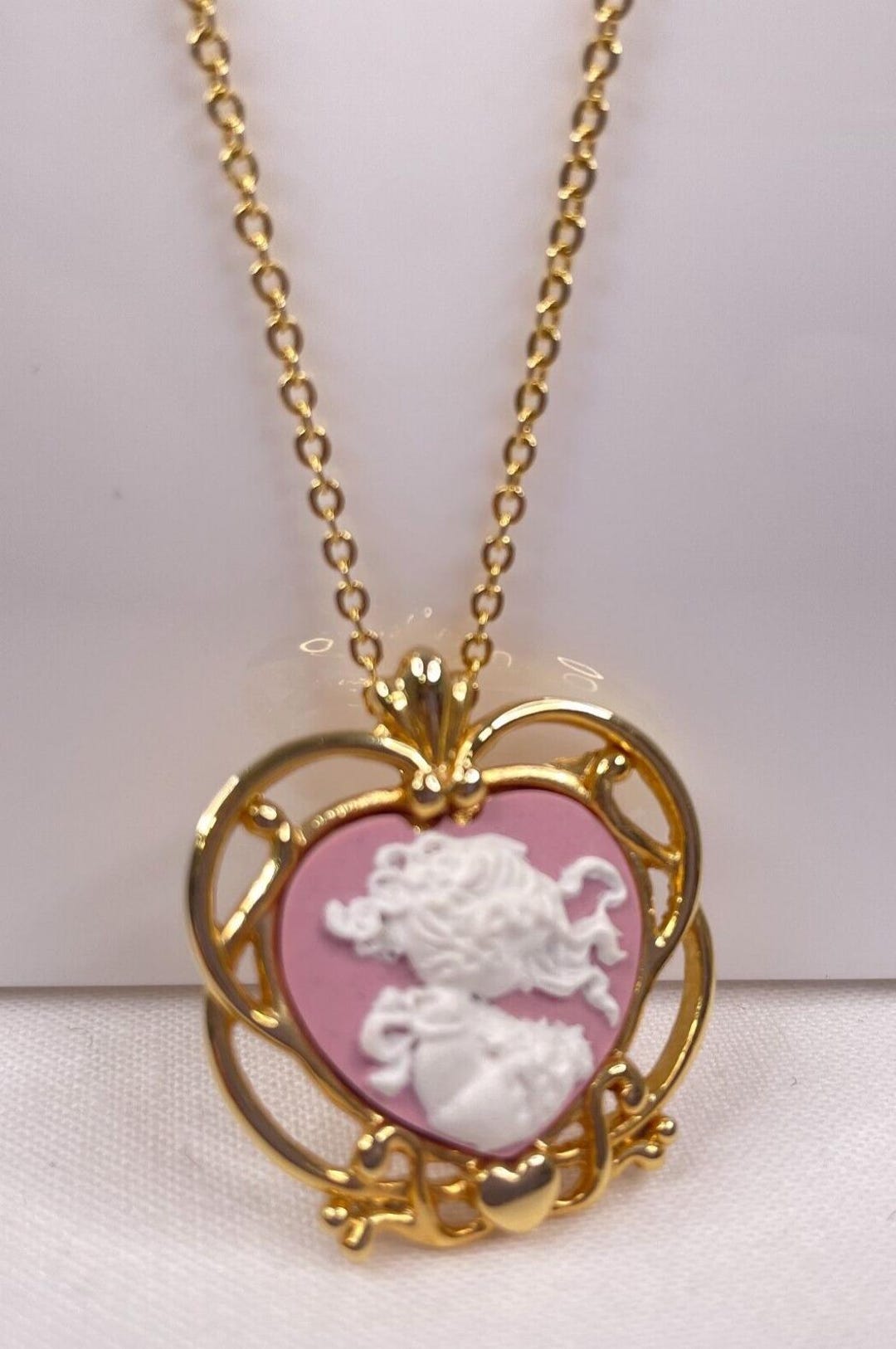 Vintage Dainty PMI Heart Little Girl Cameo Precious Moments Pink White ...