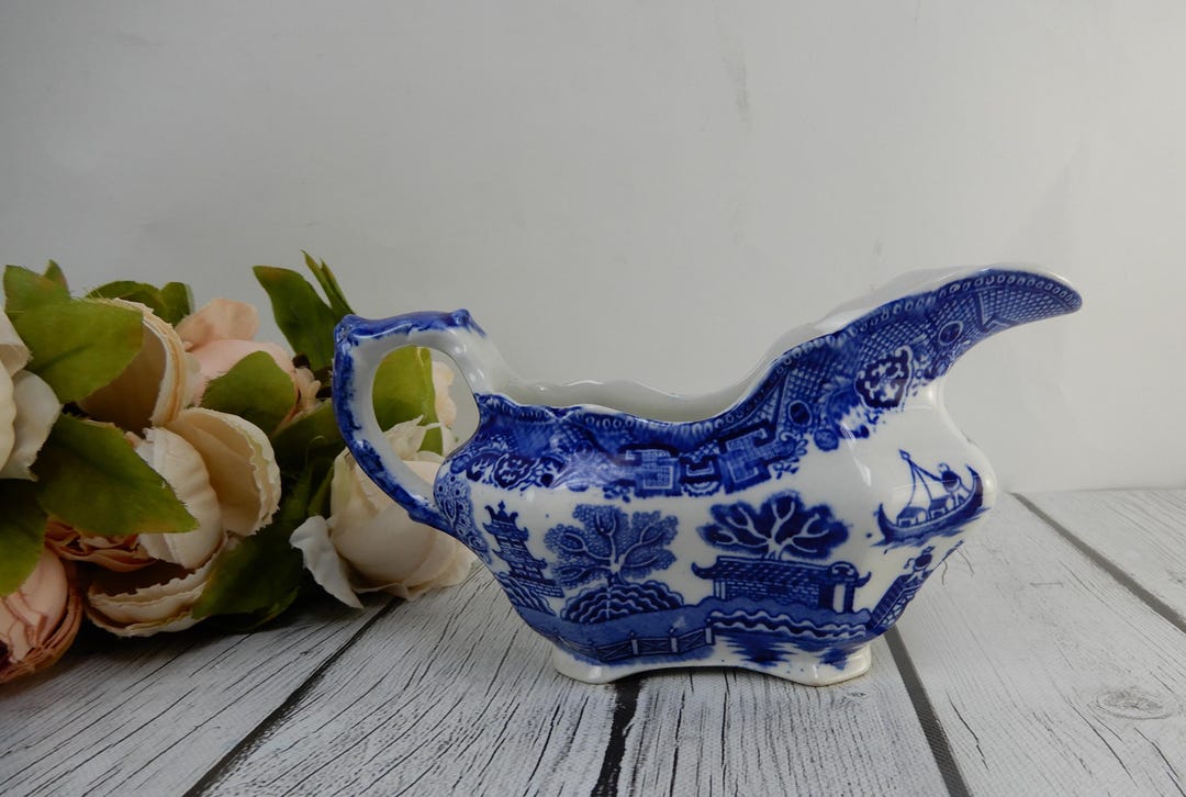 Antique Blue Willow Gravy Boat: Allertons England, Scalloped Edge - Etsy