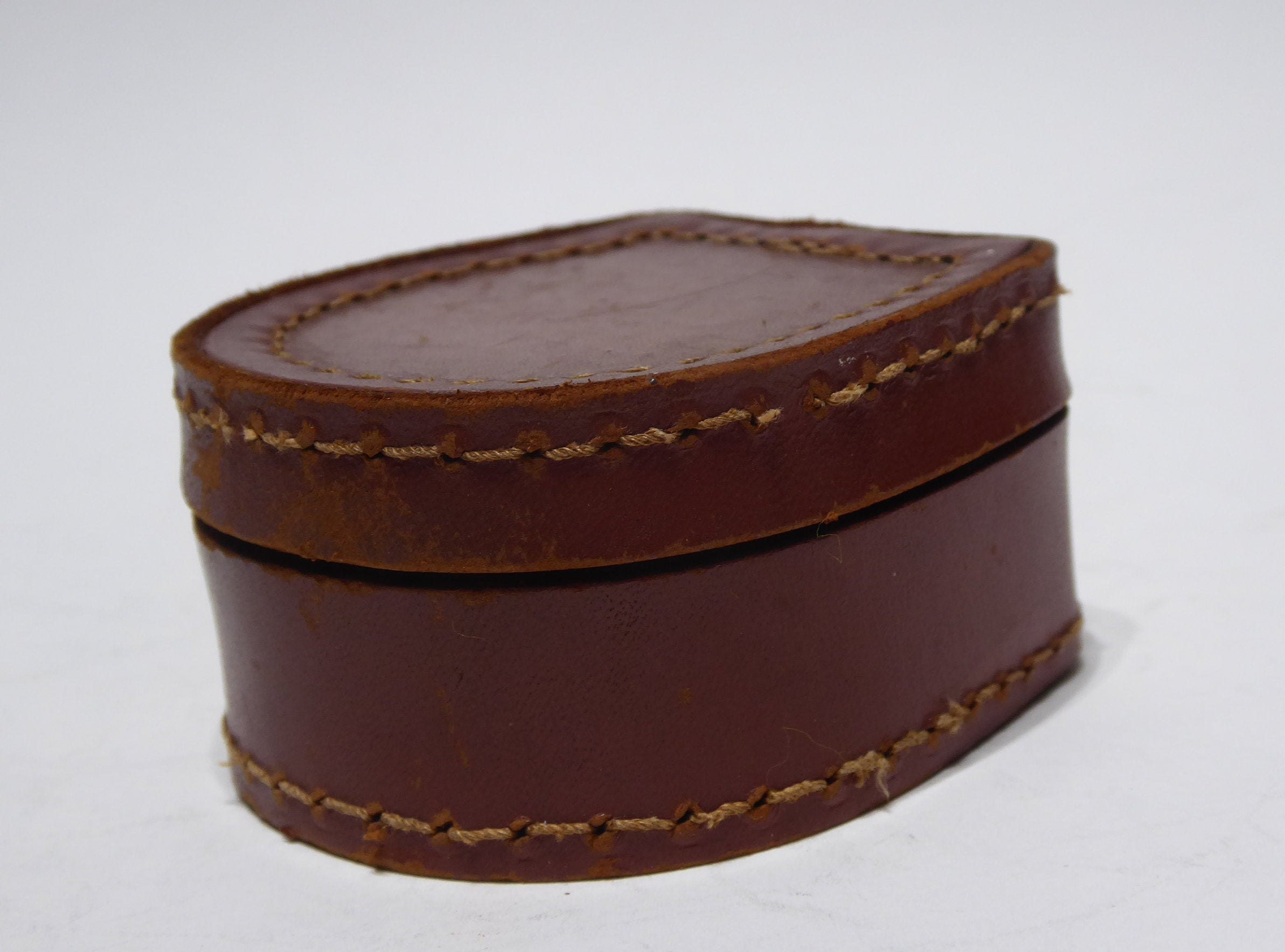 Vintage Leather Pouch for Items Sowing?- Made in England - Etsy