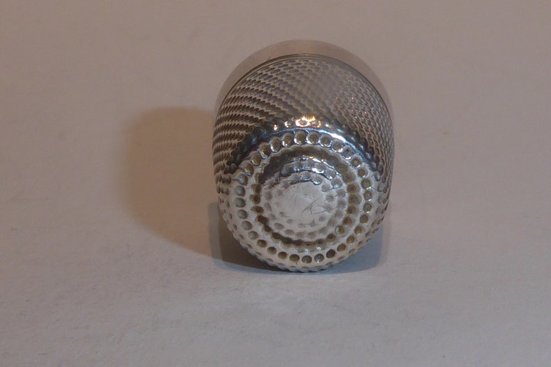 No.8 Charles Horner Dorcas Sterling Silver English Thimble - Etsy UK