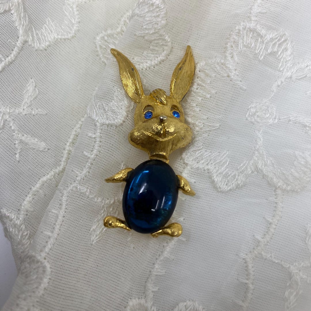 Vintage Lind Gal Metal / Enamel Bunny Rabbit Jelly Belly Brooch Brushed ...