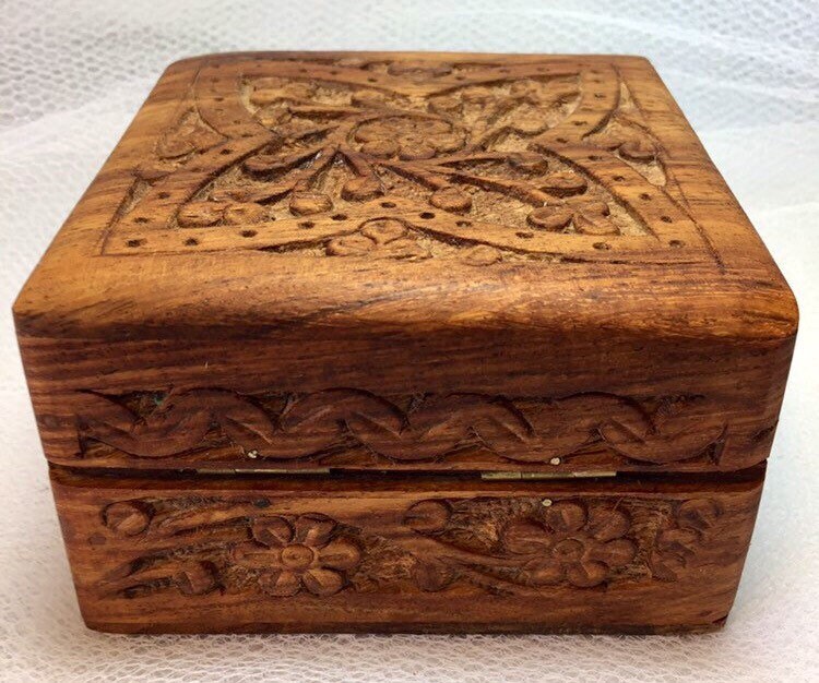 Vintage carved wooden box with hinged lid | Etsy